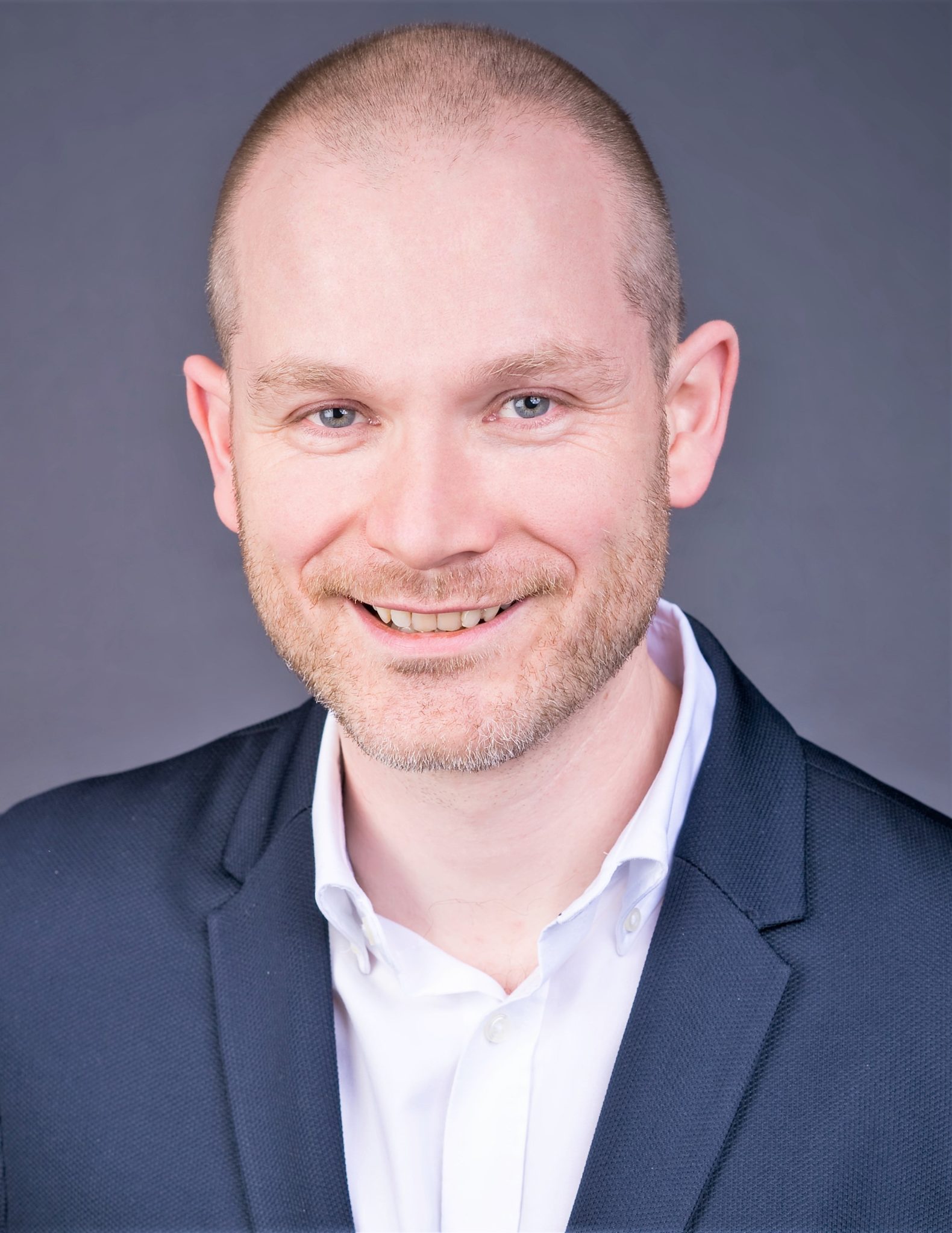 The Hybrid Research Model – Why Effective R&D Relies On AI