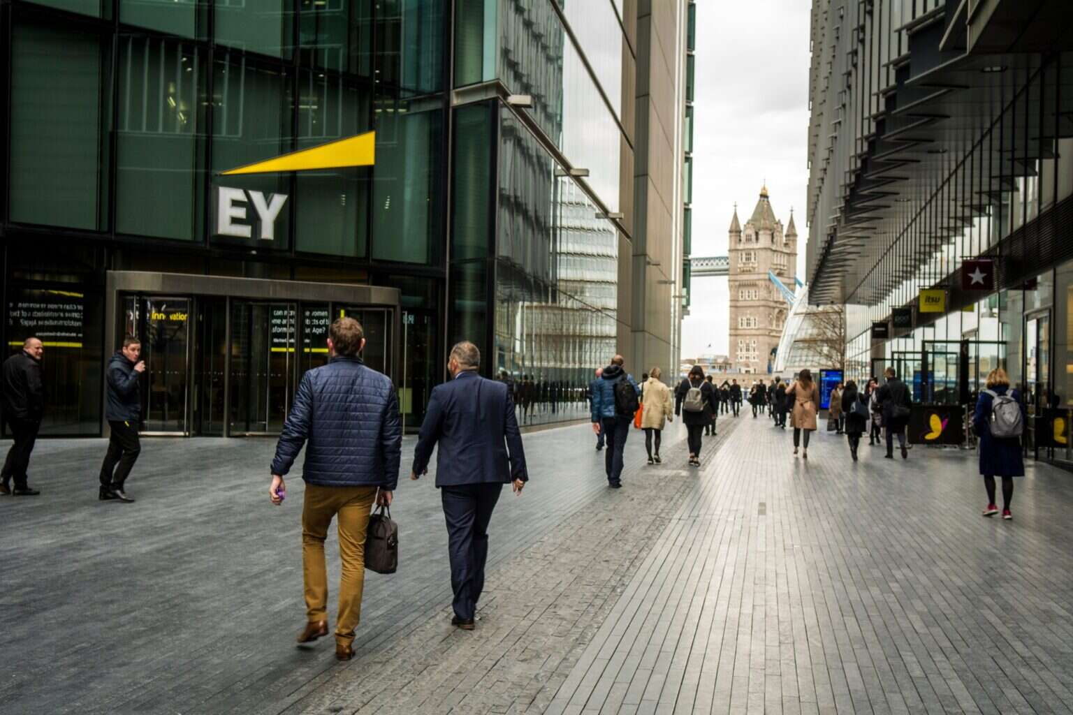 EY invests $1.4bn in new AI platform and training - Tech Monitor